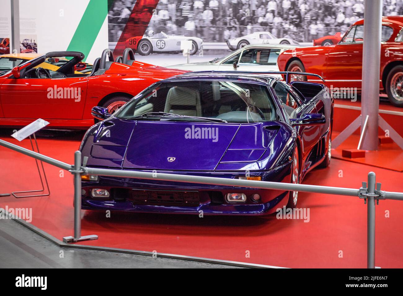 SINSHEIM, GERMANY - MAI 2022: violet purple Lamborghini Diablo VT ...