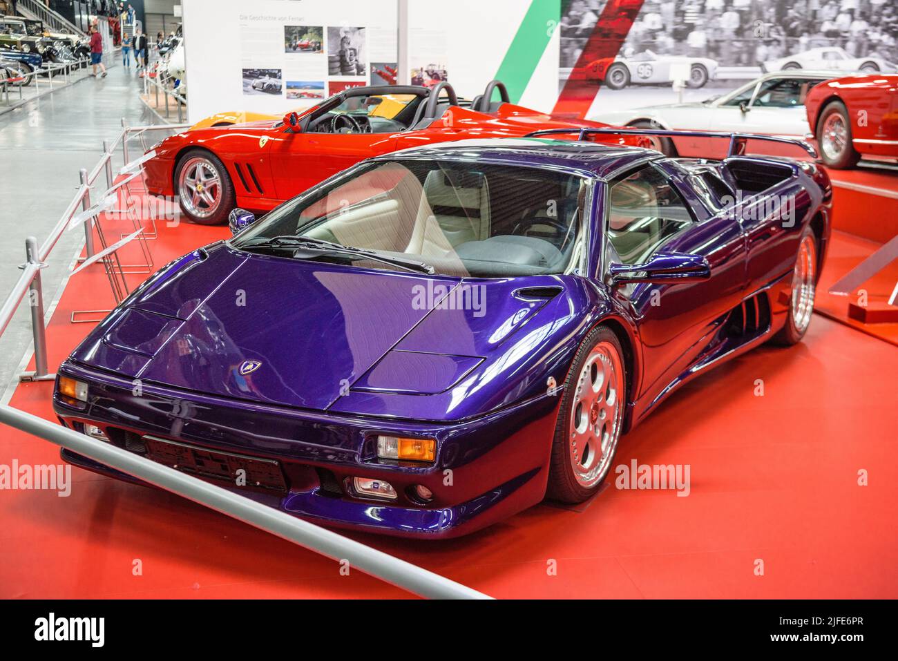 SINSHEIM, GERMANY - MAI 2022: violet purple Lamborghini Diablo VT ...
