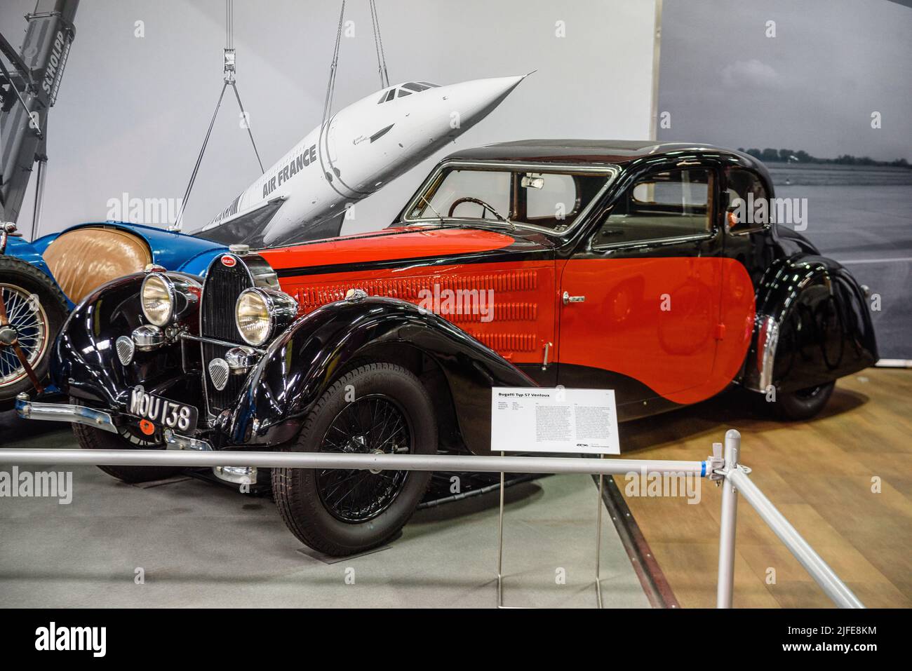 SINSHEIM, GERMANY - MAI 2022: red black Bugatti Type 57 Ventoux 1935 ...