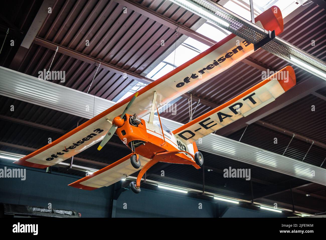 Double winged aeroplane hi-res stock photography and images - Alamy