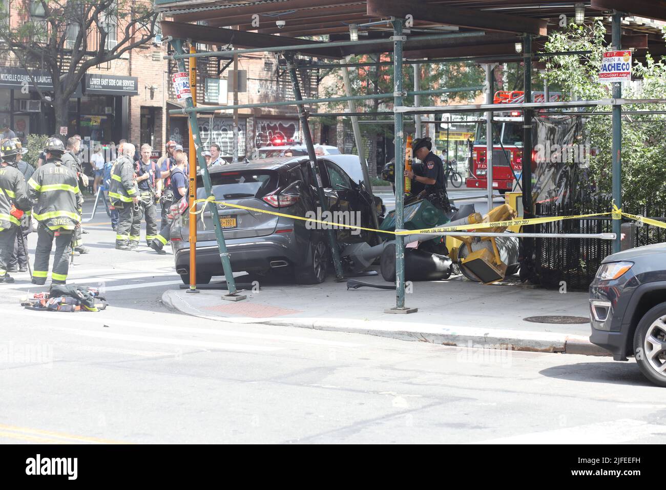 Fdny firetruck hi-res stock photography and images - Alamy