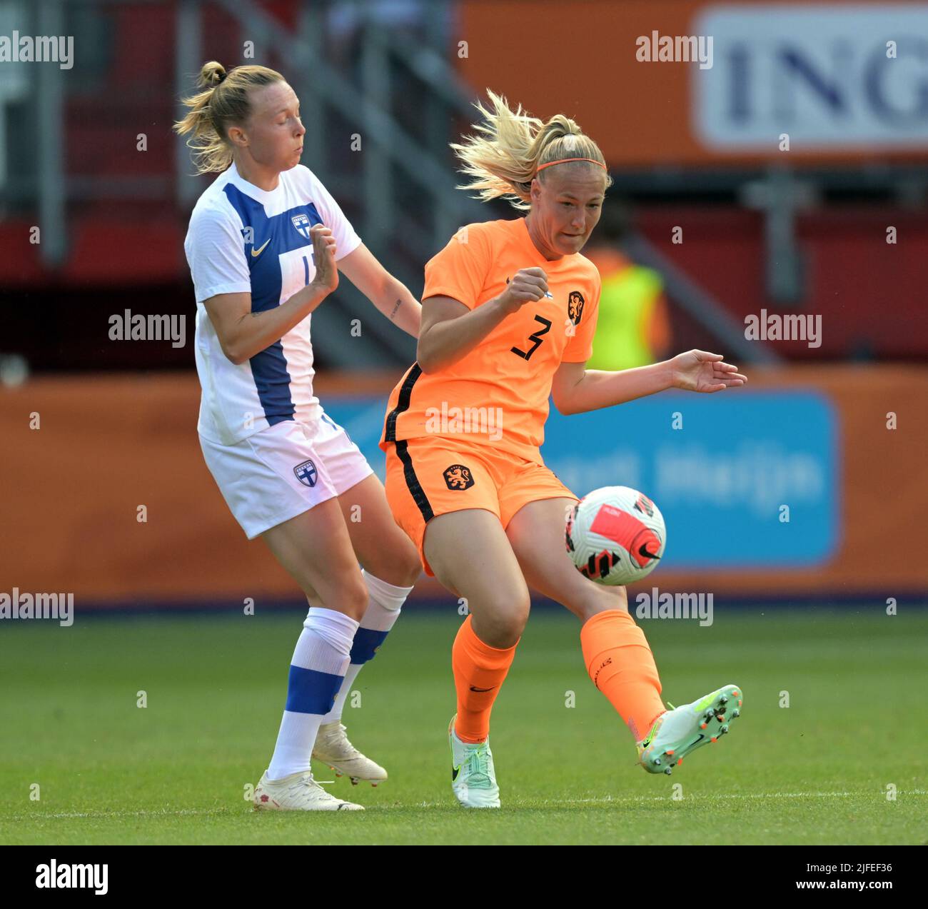ENSCHEDE - (lr) Sanni Franssi of Finland women, Stefanie van der Gragt ...