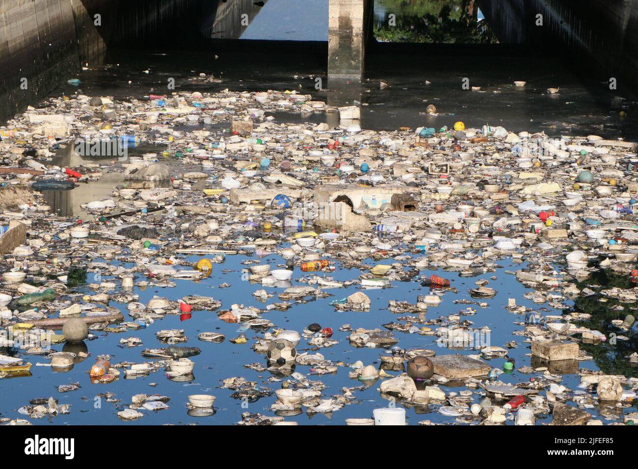 Rio de Janeiro, Rio de Janeiro, Brasil. 2nd July, 2022. (INT) Pollution ...