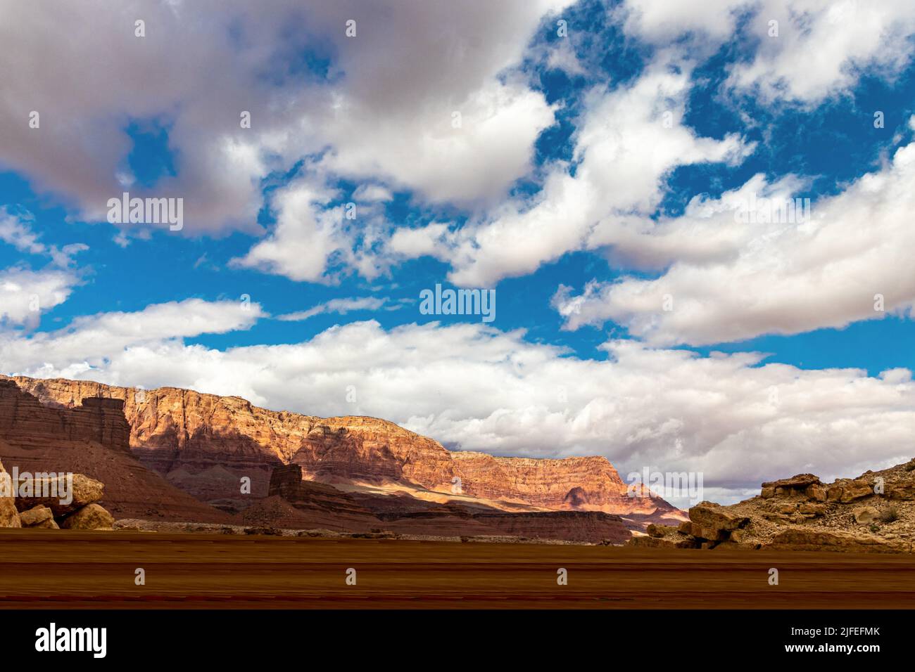 Open desert scenes hi-res stock photography and images - Alamy