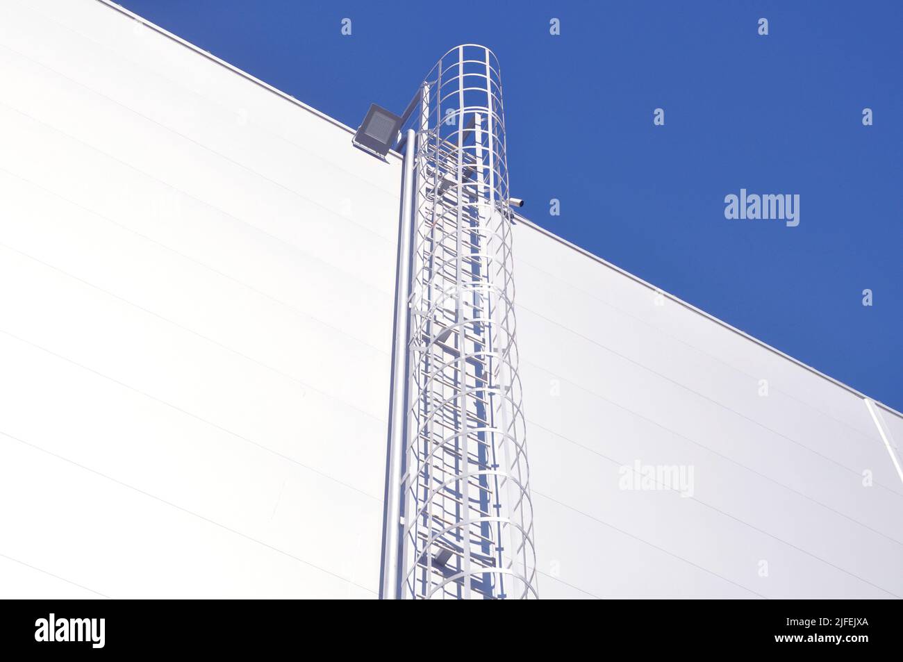 Fire escape to roof hi-res stock photography and images - Alamy