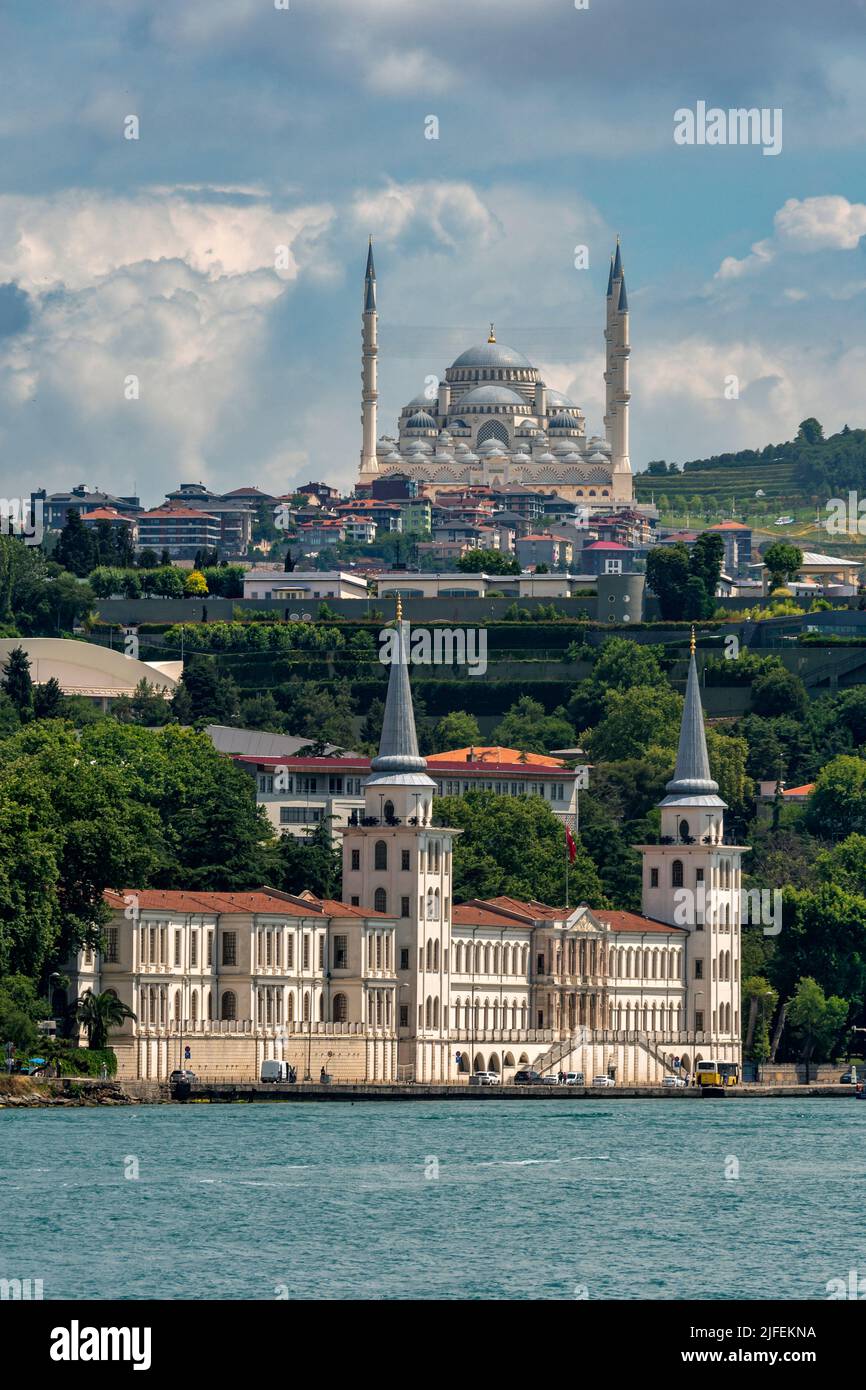 The Bosphorus Strait in Istanbul, Turkey Stock Photo - Alamy