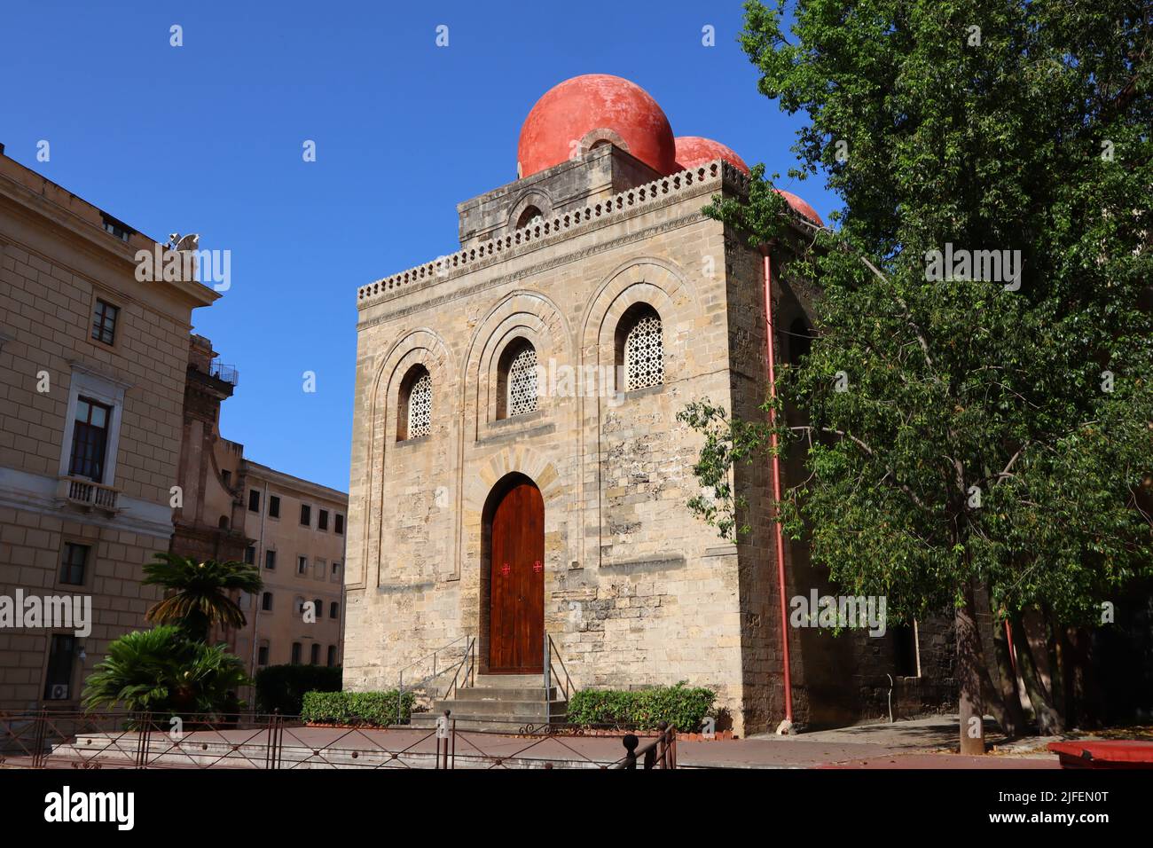 Palermo mosque hi-res stock photography and images - Alamy