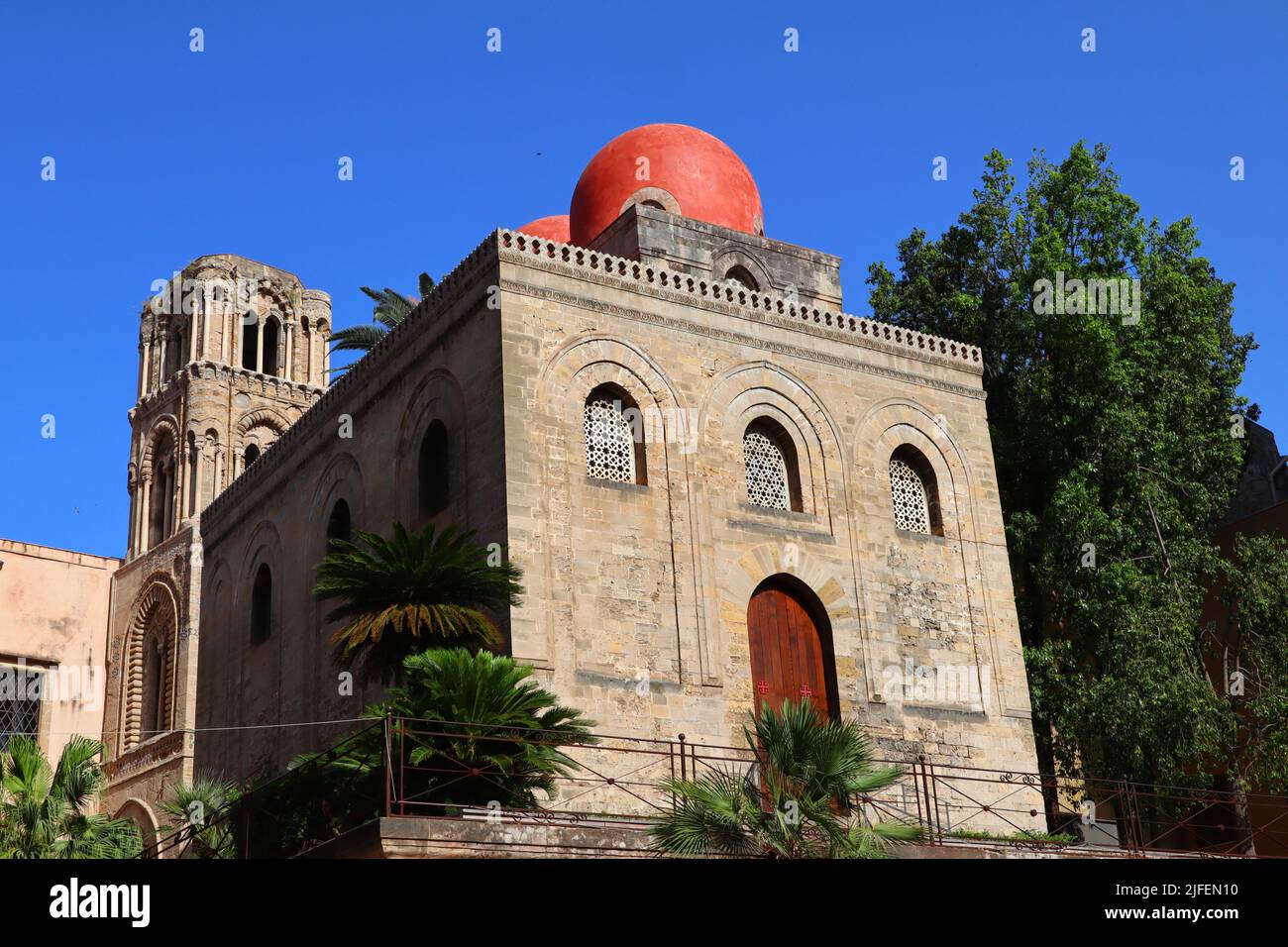 Palermo mosque hi-res stock photography and images - Alamy