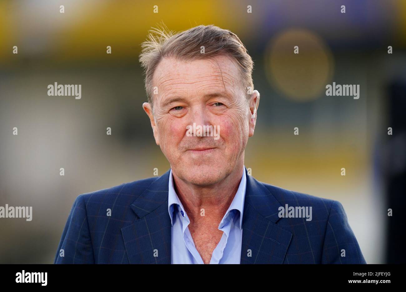 Phil tufnell cricket match hi-res stock photography and images - Alamy
