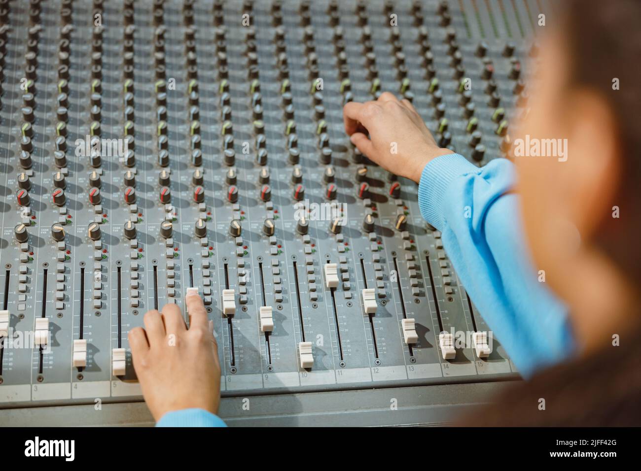 Mixing board hi-res stock photography and images - Alamy