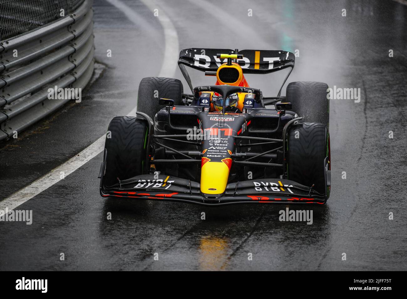11 PEREZ Sergio (mex), Red Bull Racing RB18, action during the Formula 1 Lenovo British Grand ...