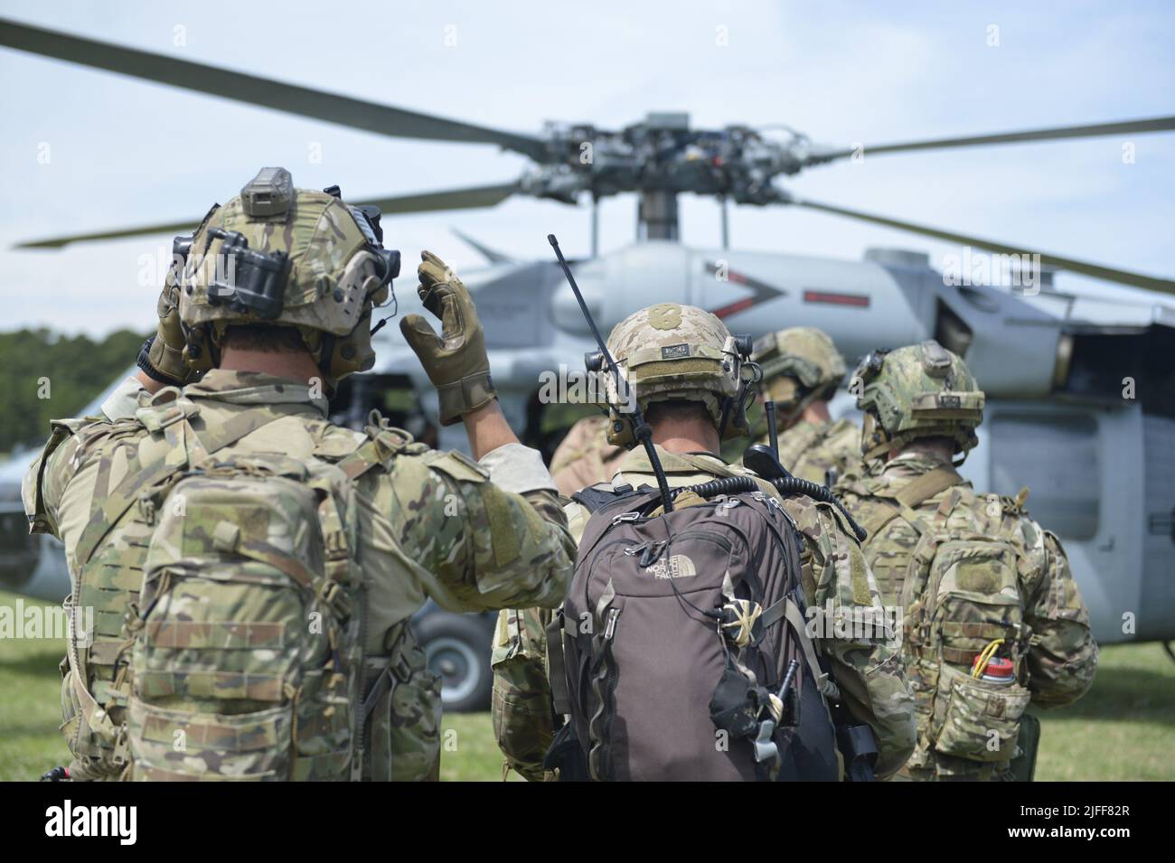 VIRGINIA BEACH, Va. (Jun. 29, 2022)- Explosive Ordnance Disposal (EOD ...