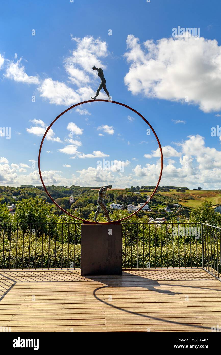 Tree of life sculpture hi-res stock photography and images - Alamy