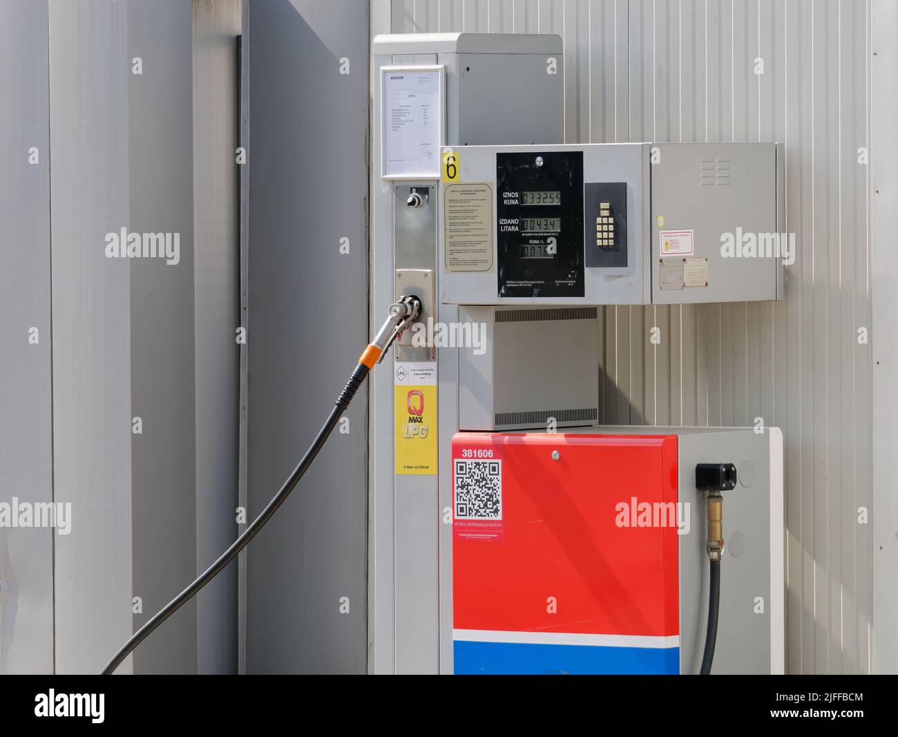 Lpg machine hi-res stock photography and images - Alamy