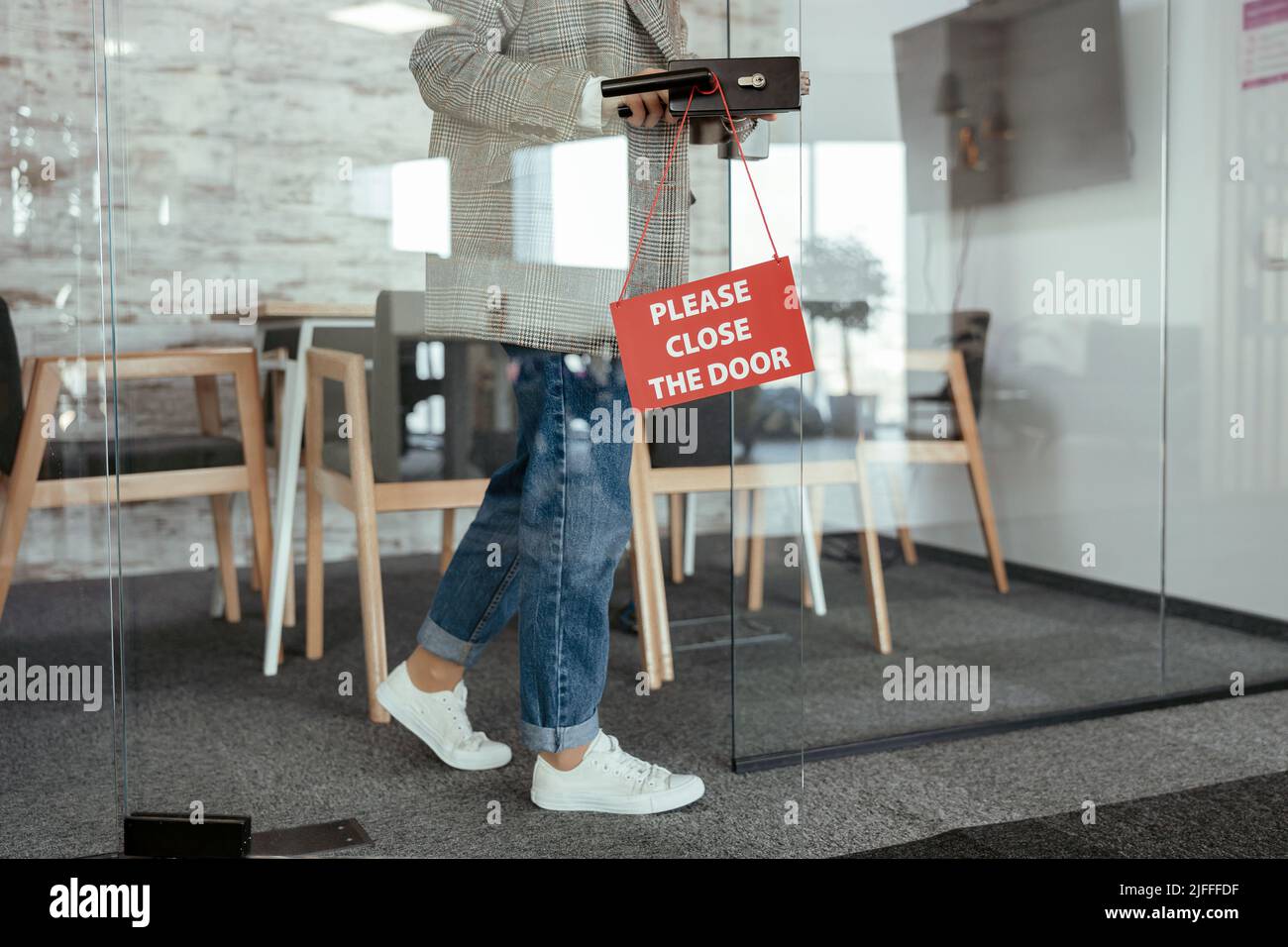 Leaving meeting room hi-res stock photography and images - Alamy