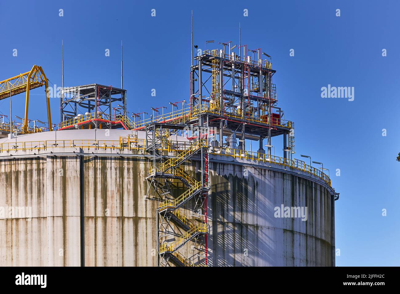 Spherical storage tank hi-res stock photography and images - Alamy