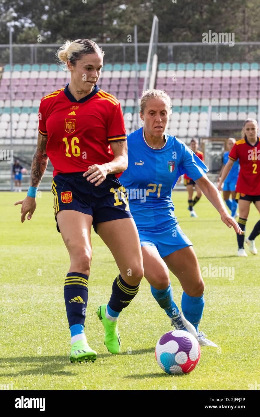 Valentina Cernoia of Italy and Maria Pilar Leon Cebrian of Spain ...