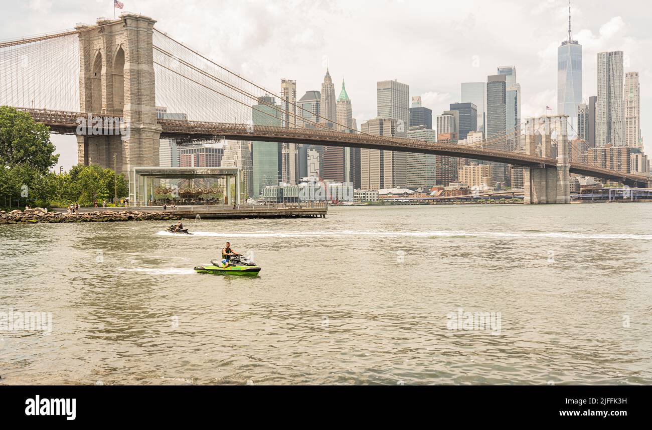 DUMBO, Brooklyn, New York: Landscape with the view on Brooklyn Bridge ...