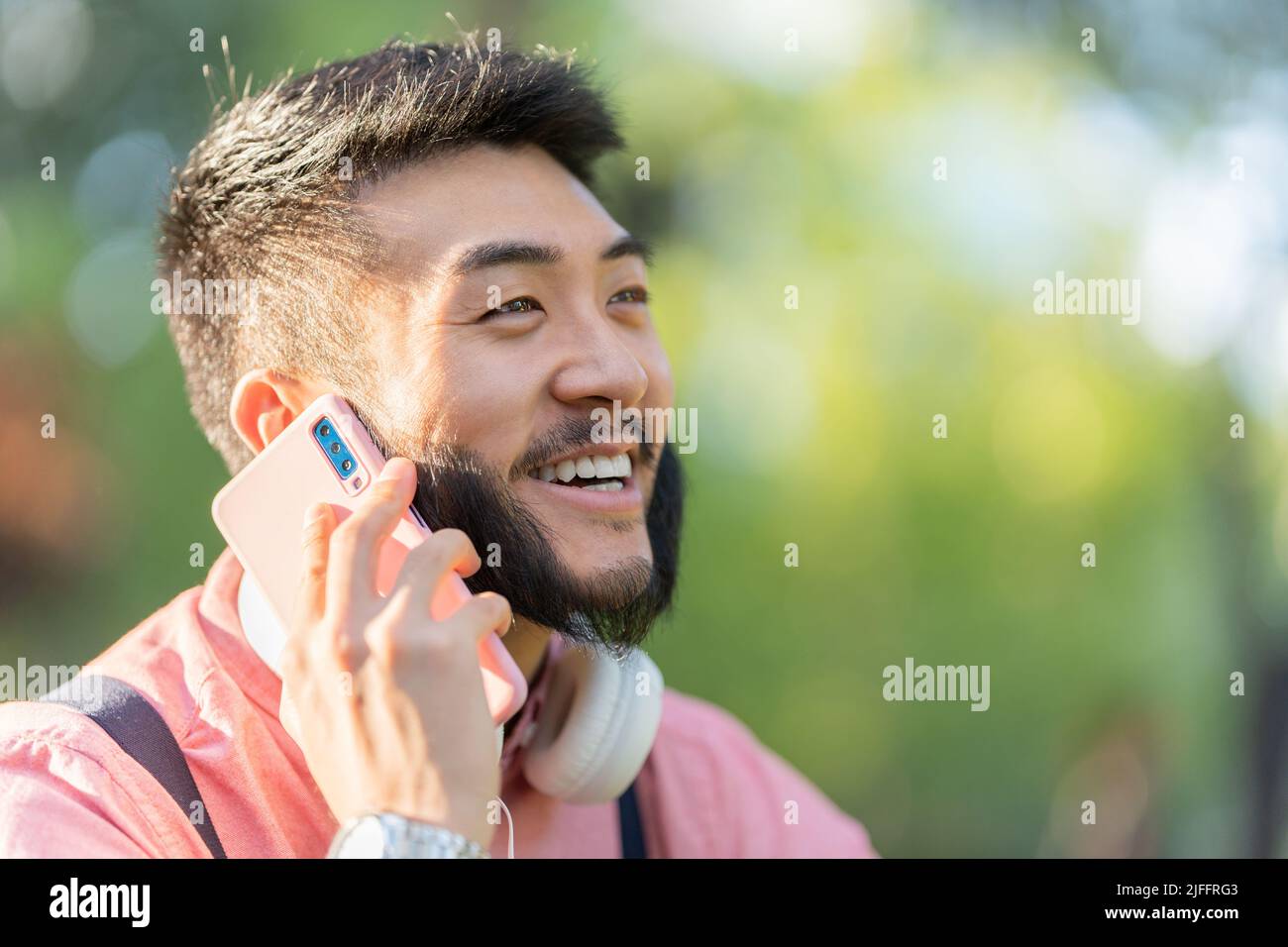 Chinese man profile hi-res stock photography and images - Alamy