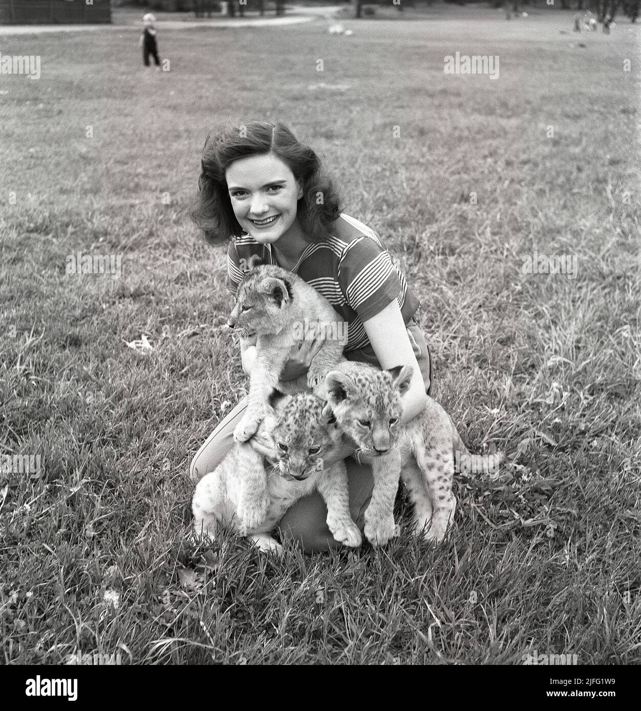 Swedish actress 1928 hi-res stock photography and images - Alamy