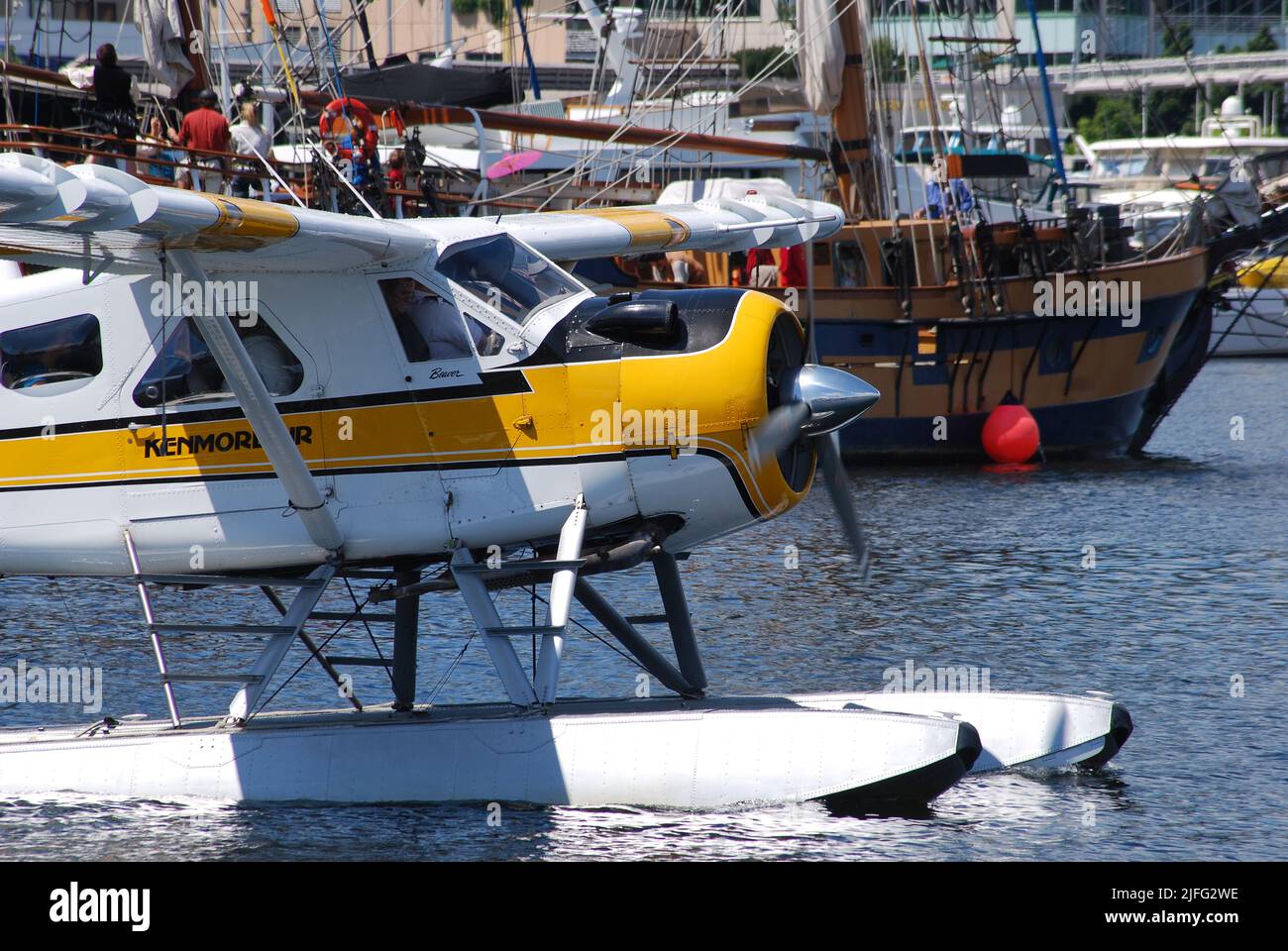 Float plane on Lake Union in Seattle Stock Photo - Alamy