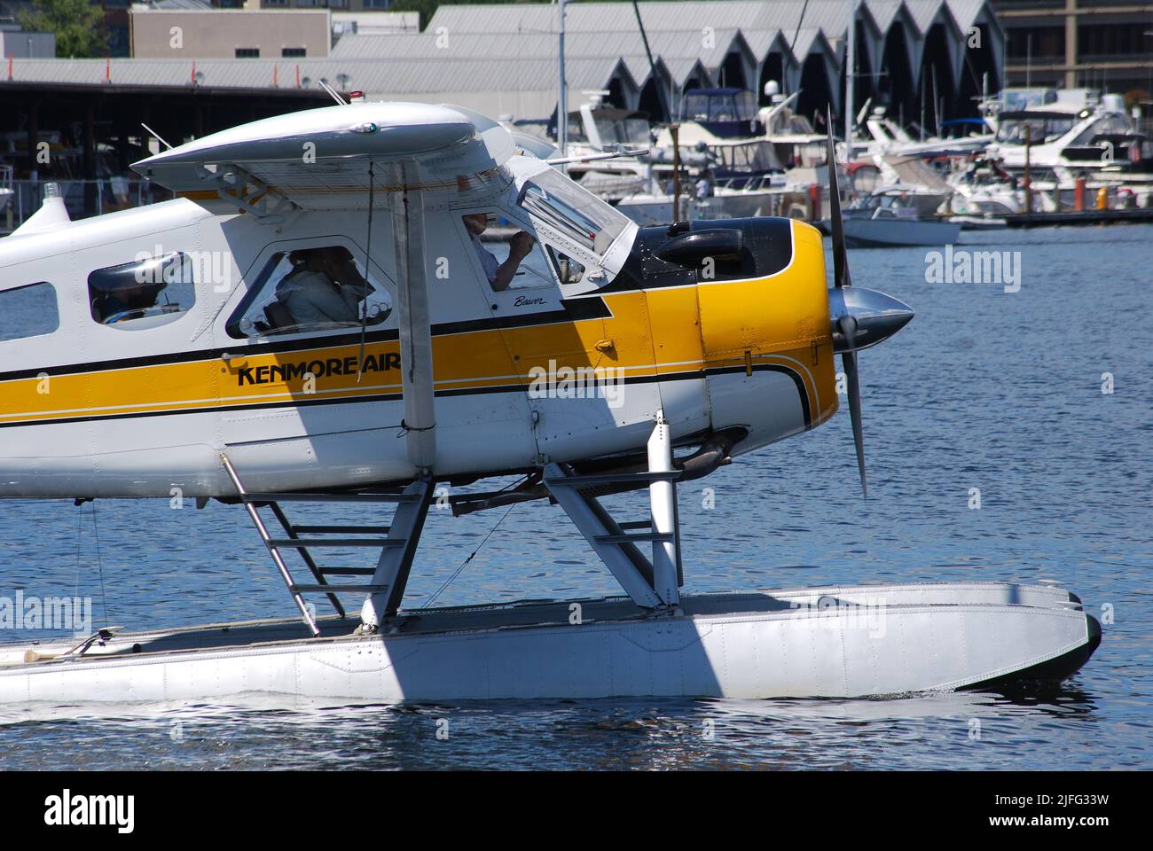 Float plane on Lake Union in Seattle Stock Photo - Alamy