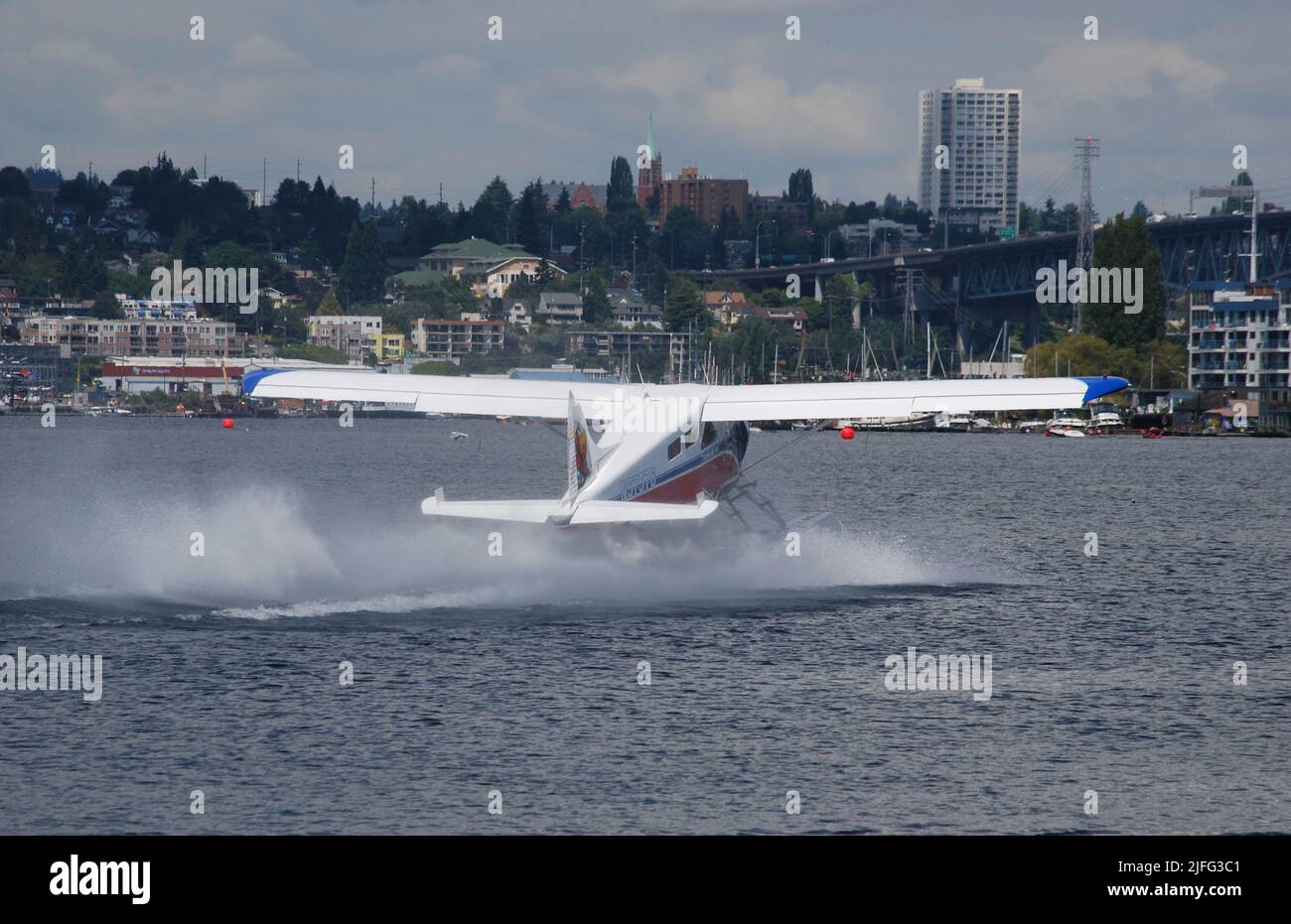 Single engine float plane landing hi-res stock photography and images ...