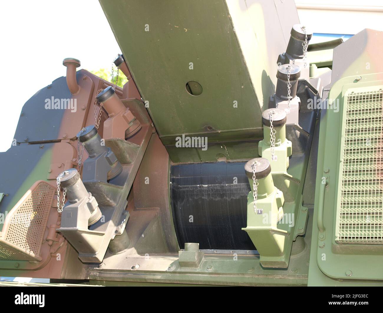 PZH-2000 155mm self-propelled howitzer in Eurosatory 2008 Military exibition Stock Photo - Alamy