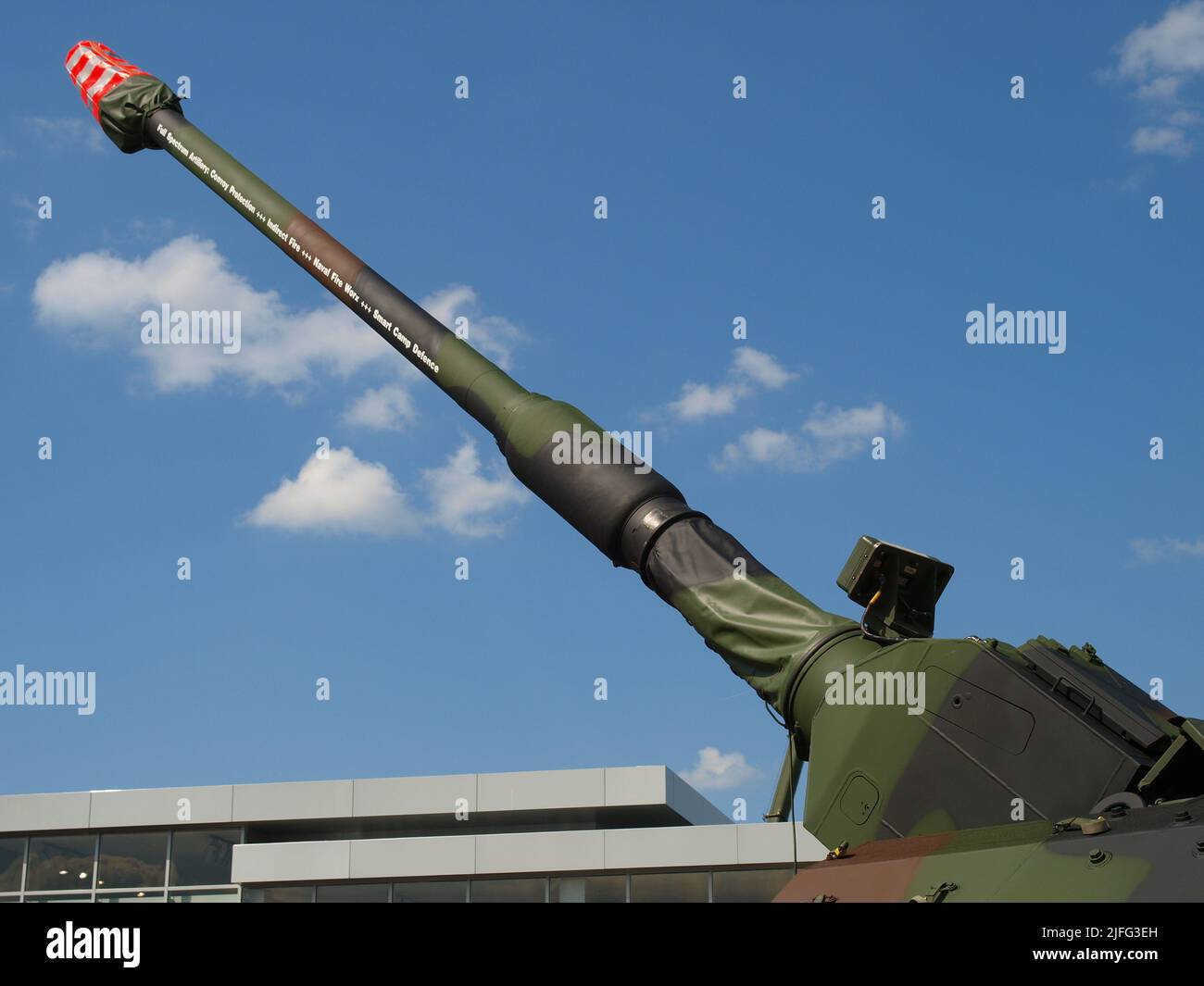 PZH-2000 155mm self-propelled howitzer in Eurosatory 2008 Military exibition Stock Photo - Alamy
