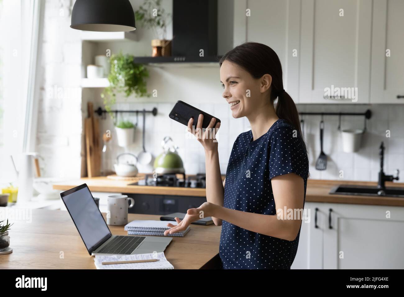 Freelance translator hi-res stock photography and images - Alamy