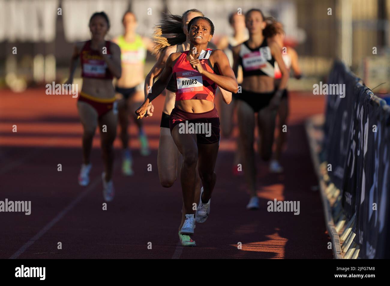 Danae rivers wins womens 800m in 2 hi-res stock photography and images ...