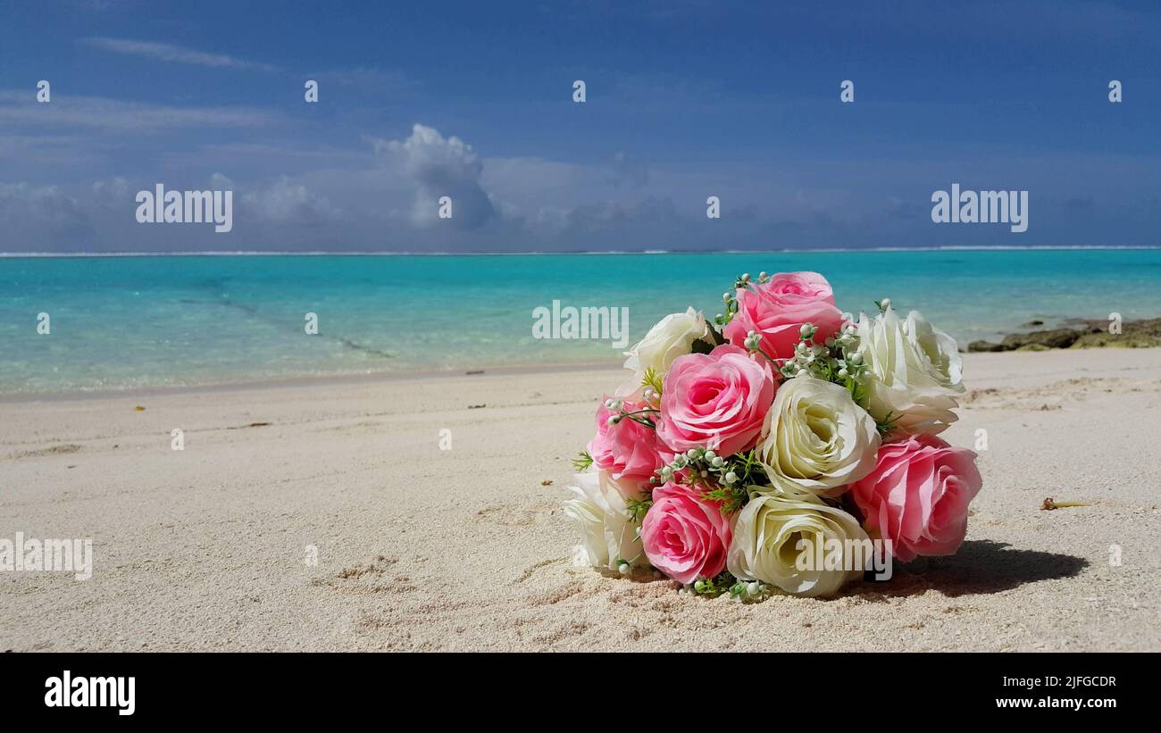 A beautiful shot of a bouquet of roses at a beach in Asia Stock Photo ...