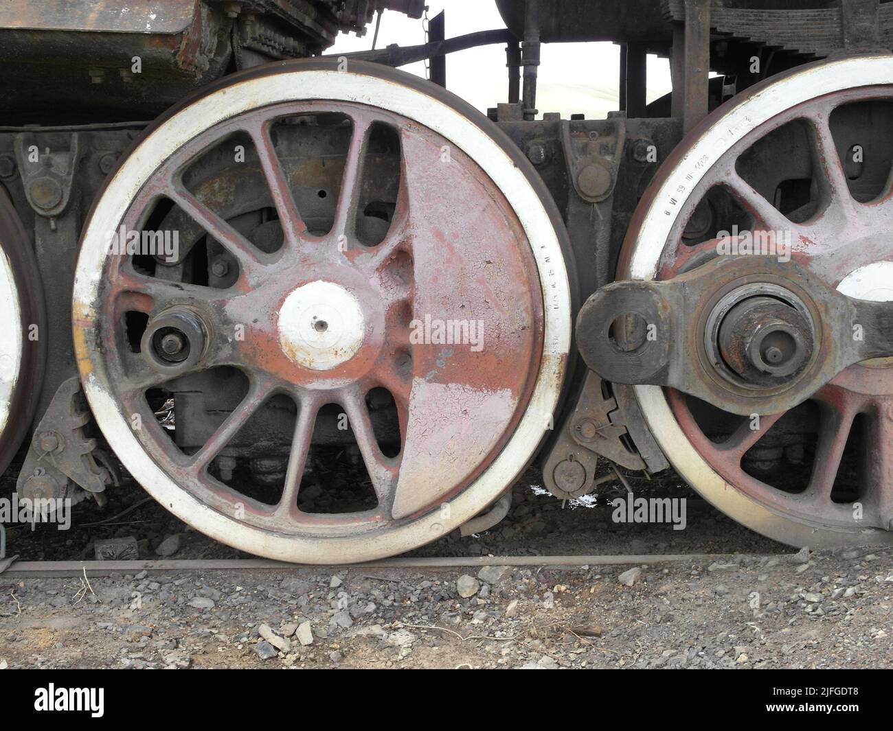 Wheels of an old steam locomotive hi-res stock photography and images ...