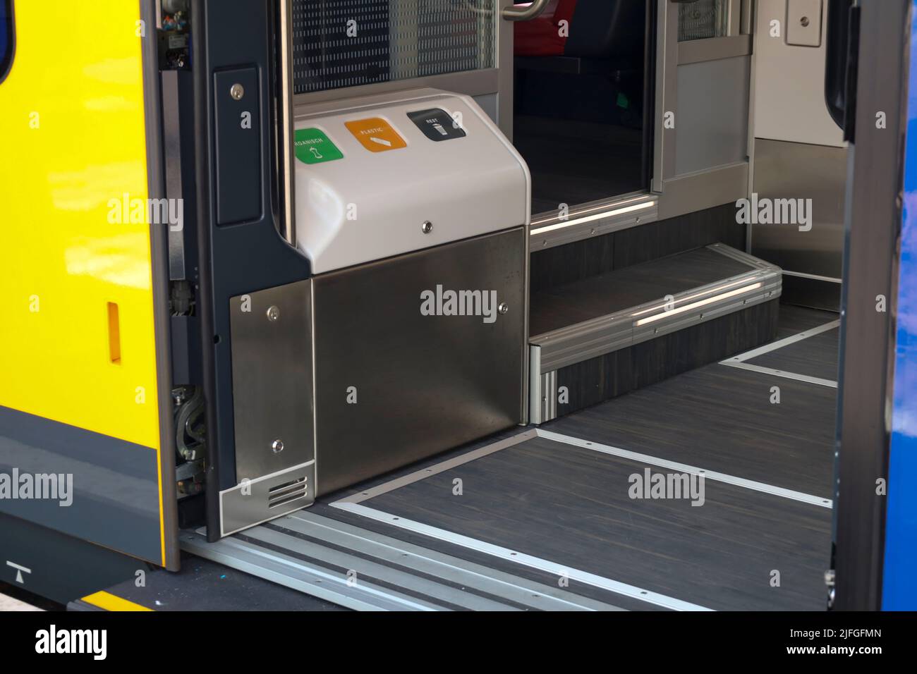 Rotterdam - july 2nd, Presentation new INCG intercity in the ...