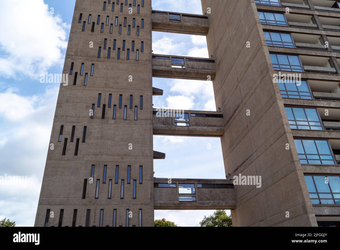 Balfron Tower, Brutalist high-rise tower block by architect, Erno ...