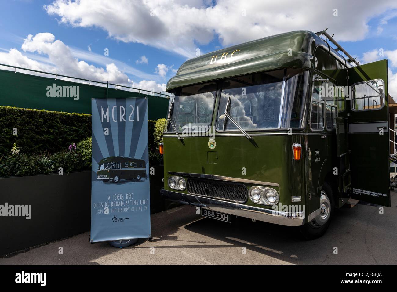 Bbc outside broadcast 1960s hi-res stock photography and images - Alamy