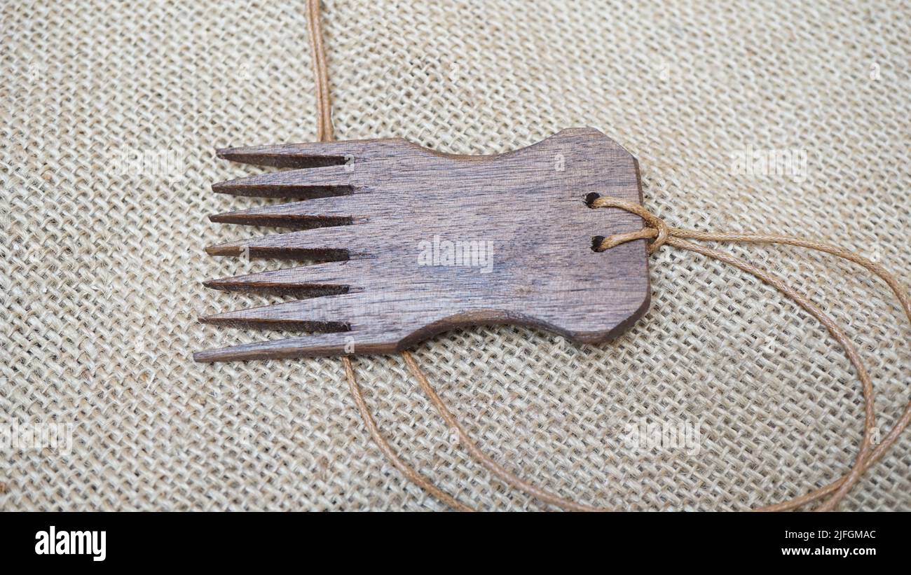 anglo saxon and viking dress and weaving items by daegrad tools ...