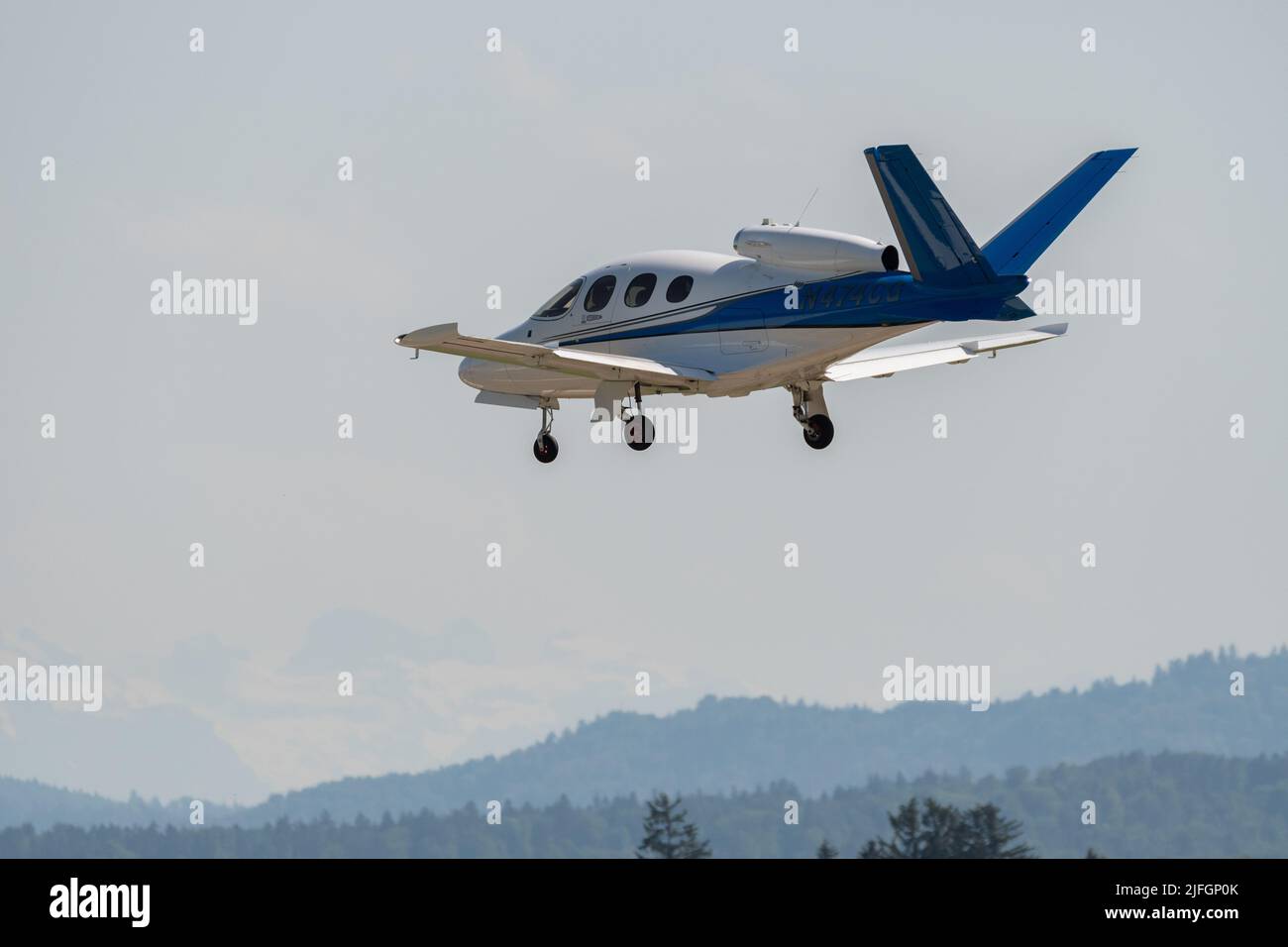 Cirrus vision sf50 hi-res stock photography and images - Alamy