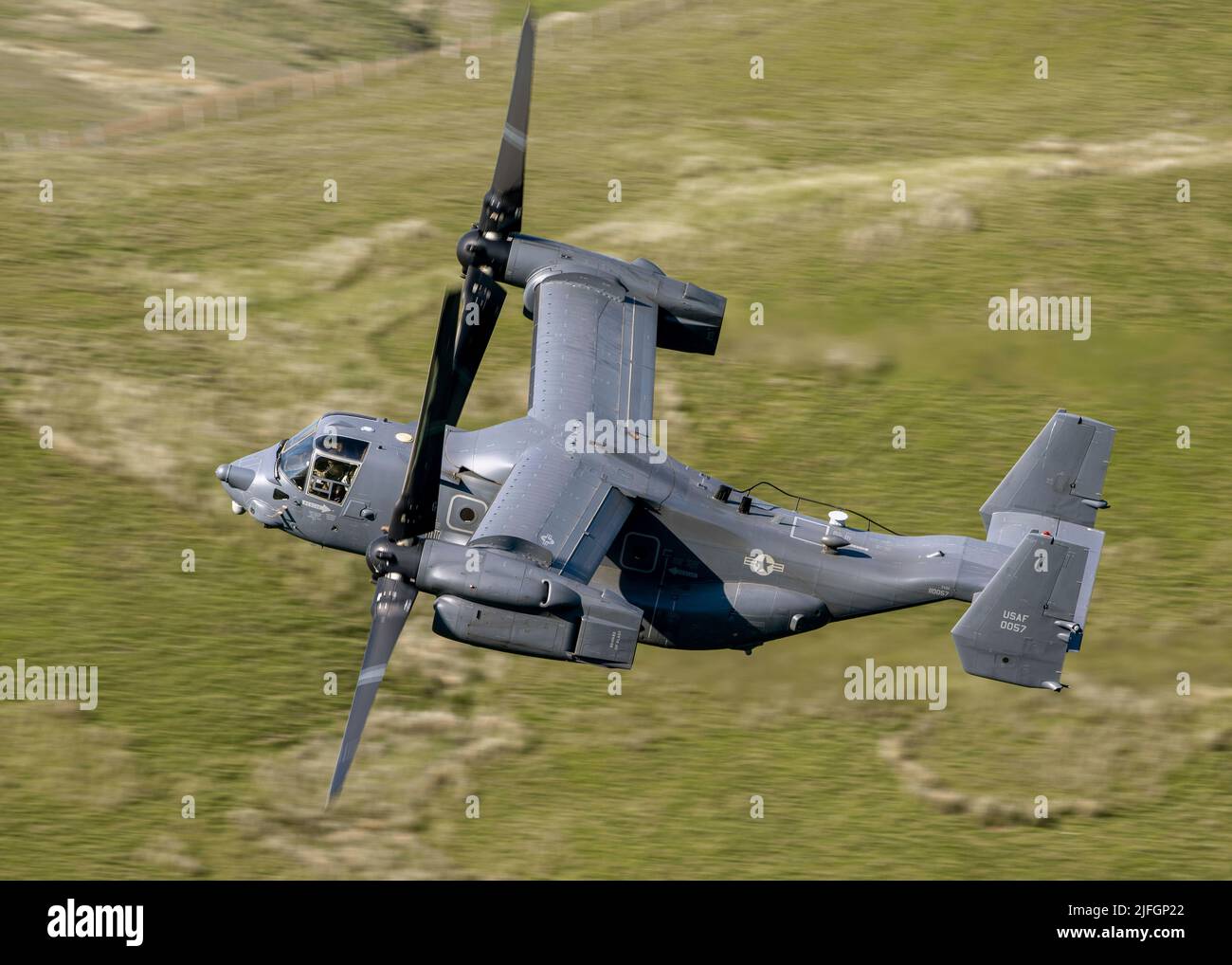 USAF CV-22 Osprey flying low level through the Welsh valleys Stock ...