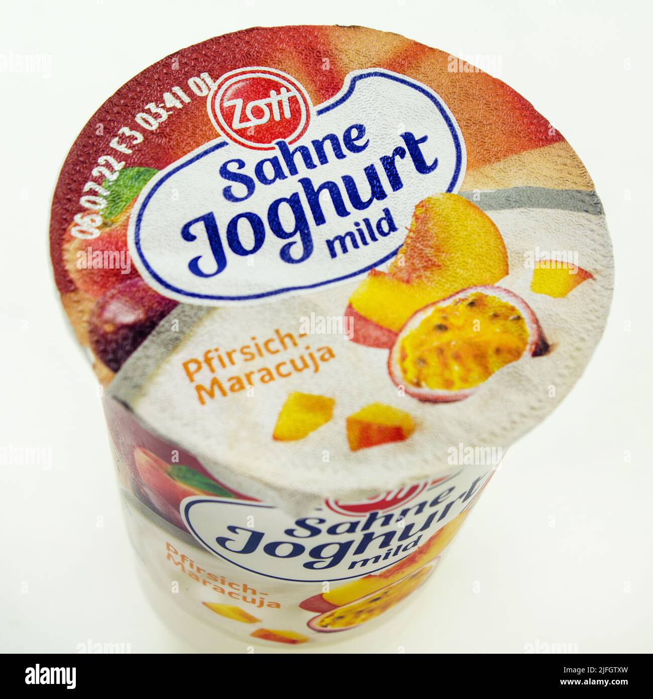 Zott yoghurt hi-res stock photography and images - Alamy
