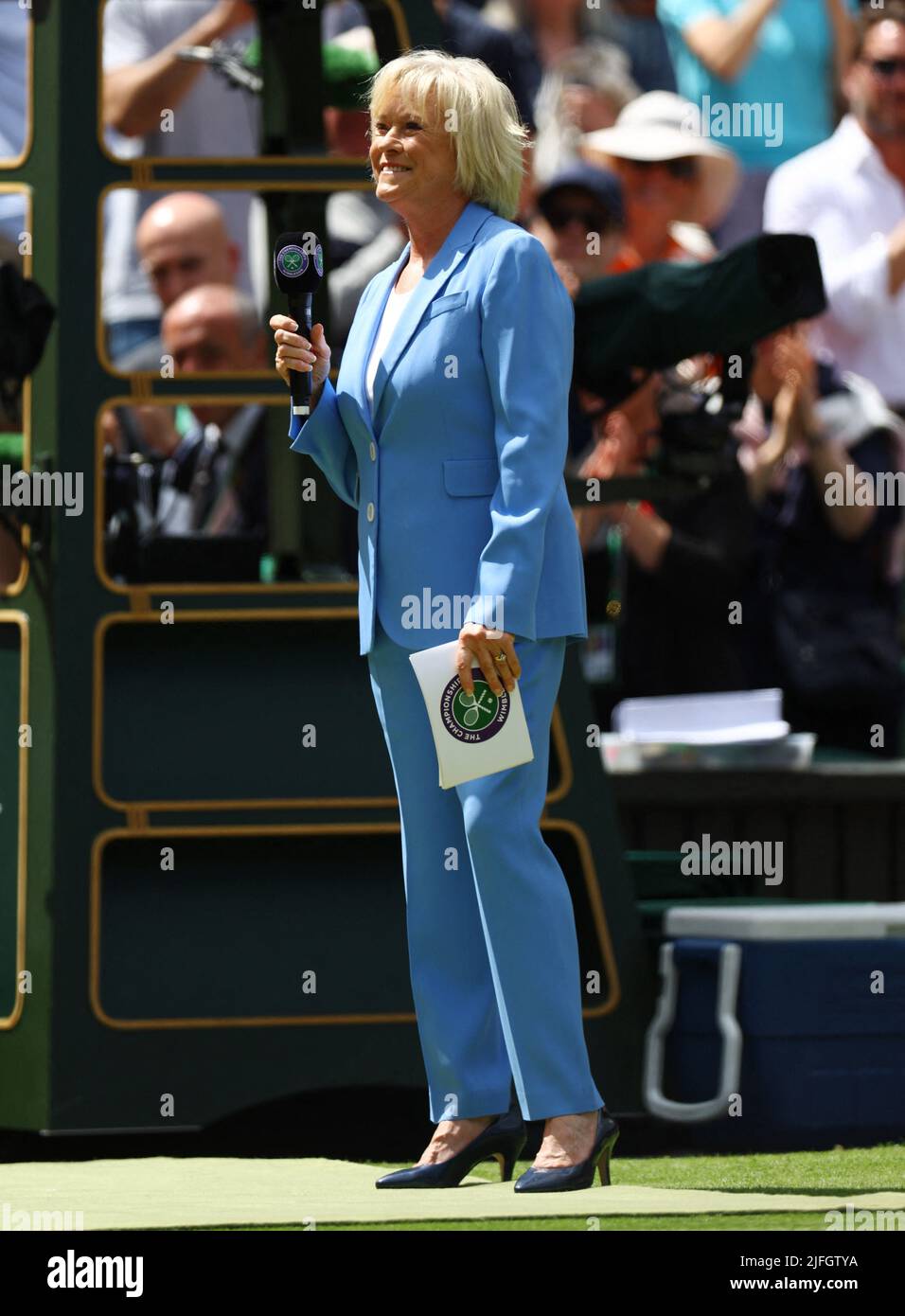 Sue barker 2022 hi-res stock photography and images - Alamy