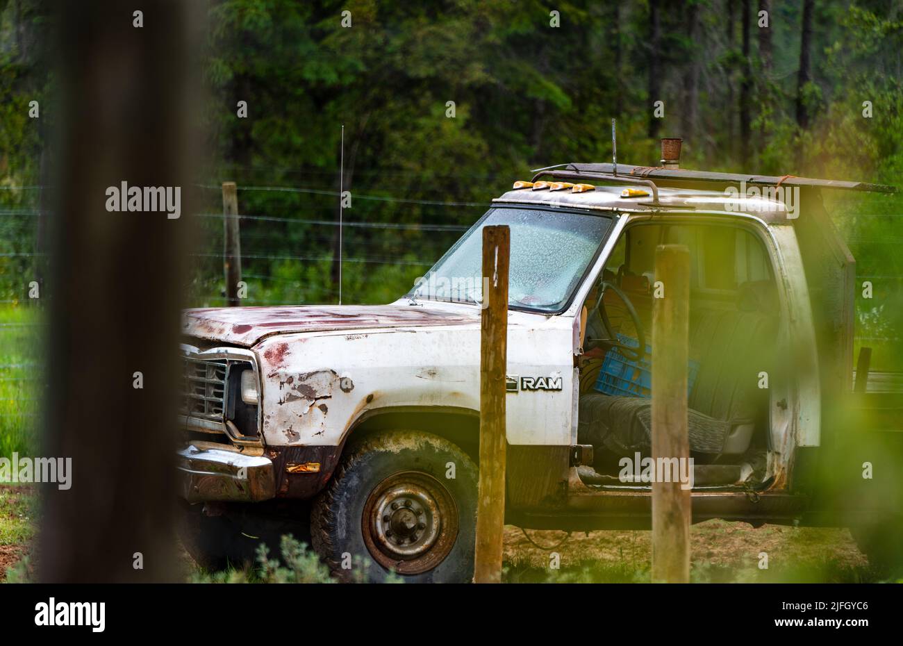 Rusty pick up truck restoration hi-res stock photography and images - Alamy