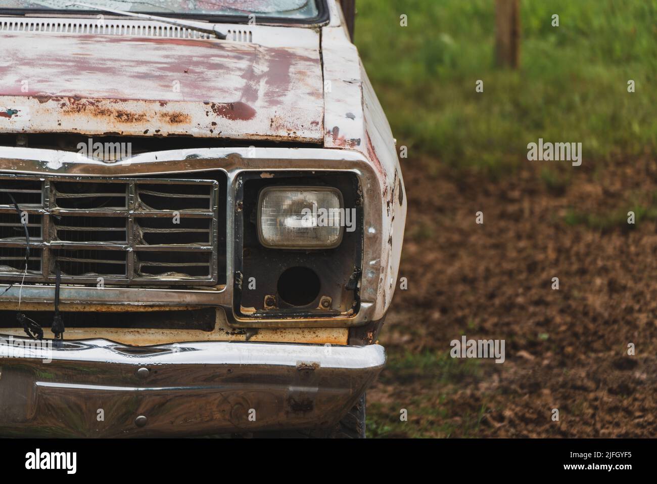 Peterbilt rusty frame hi-res stock photography and images - Alamy