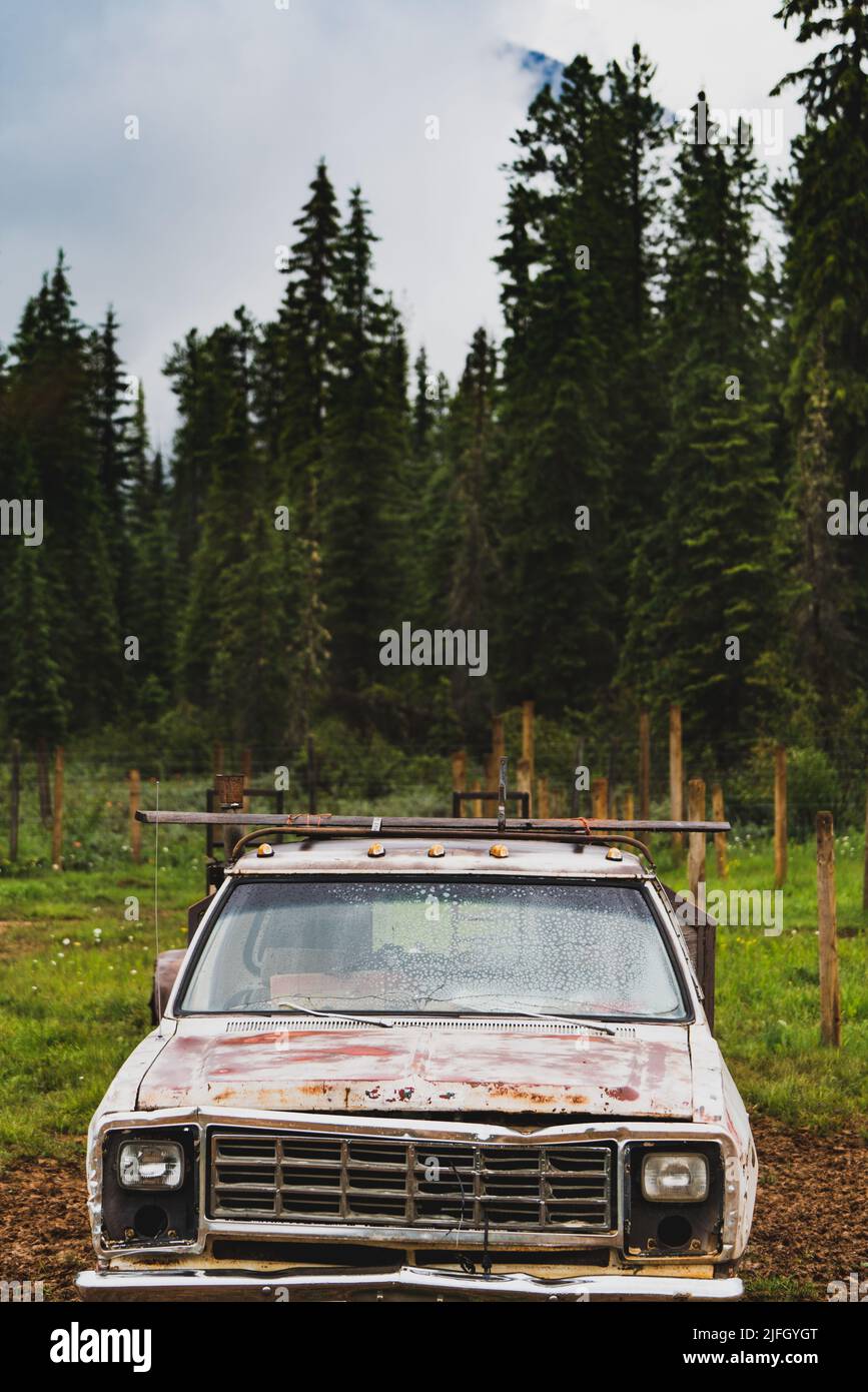 Peterbilt rusty frame hi-res stock photography and images - Alamy