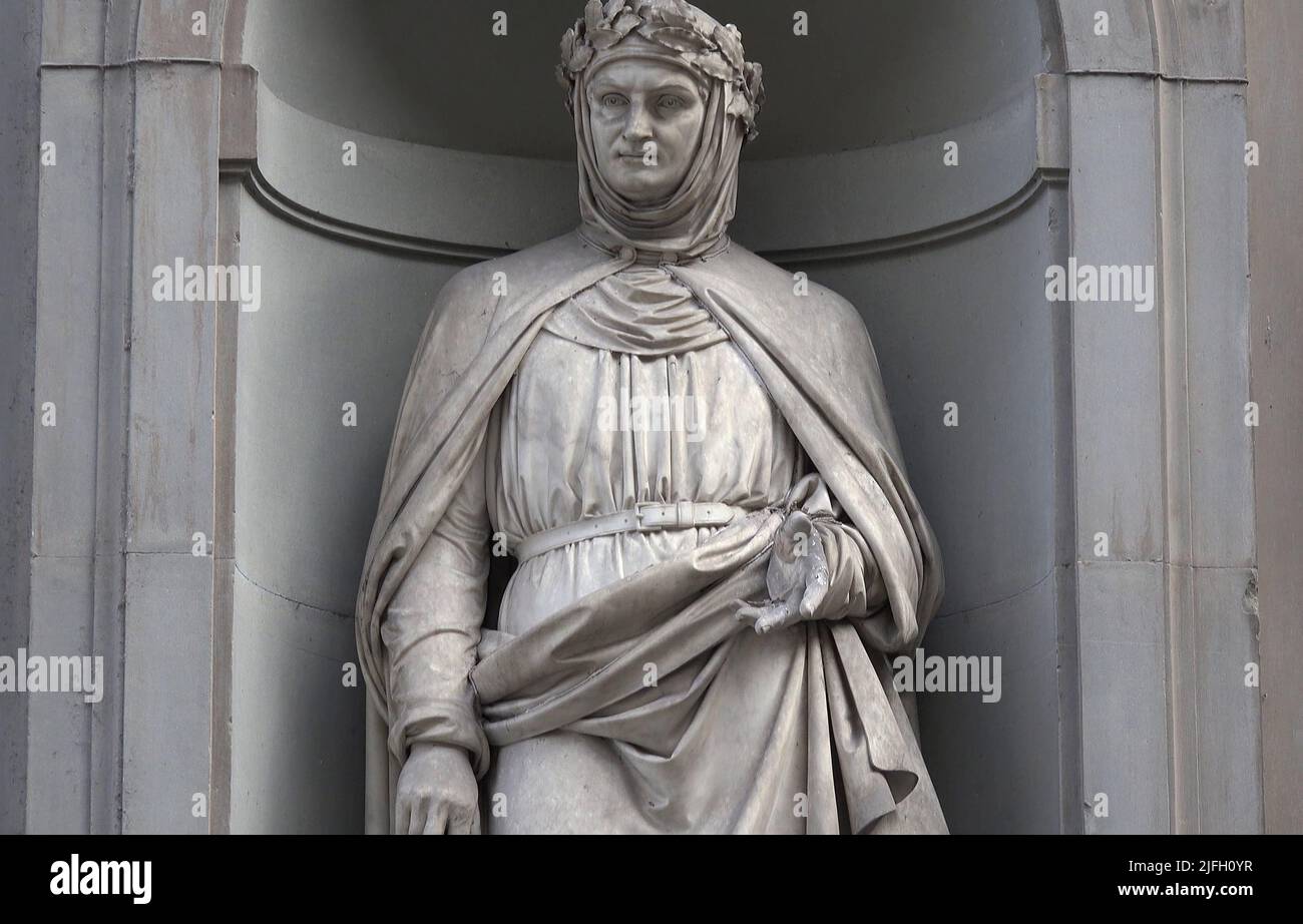 Giovanni Boccaccio Statue