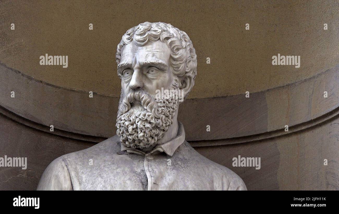 Marble statue of Benvenuto Cellini in the Uffizi Gallery, Florence ...