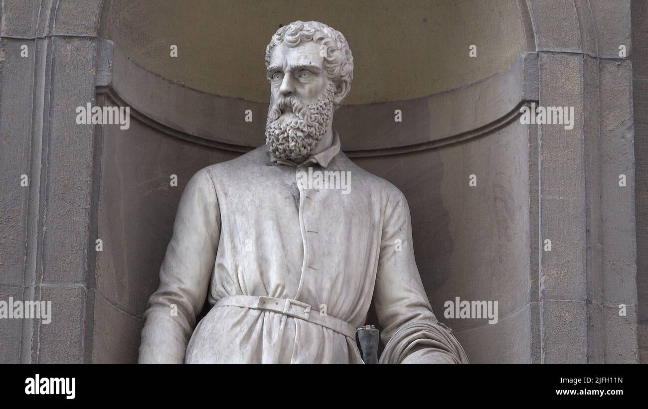 Marble statue of Benvenuto Cellini in the Uffizi Gallery, Florence ...
