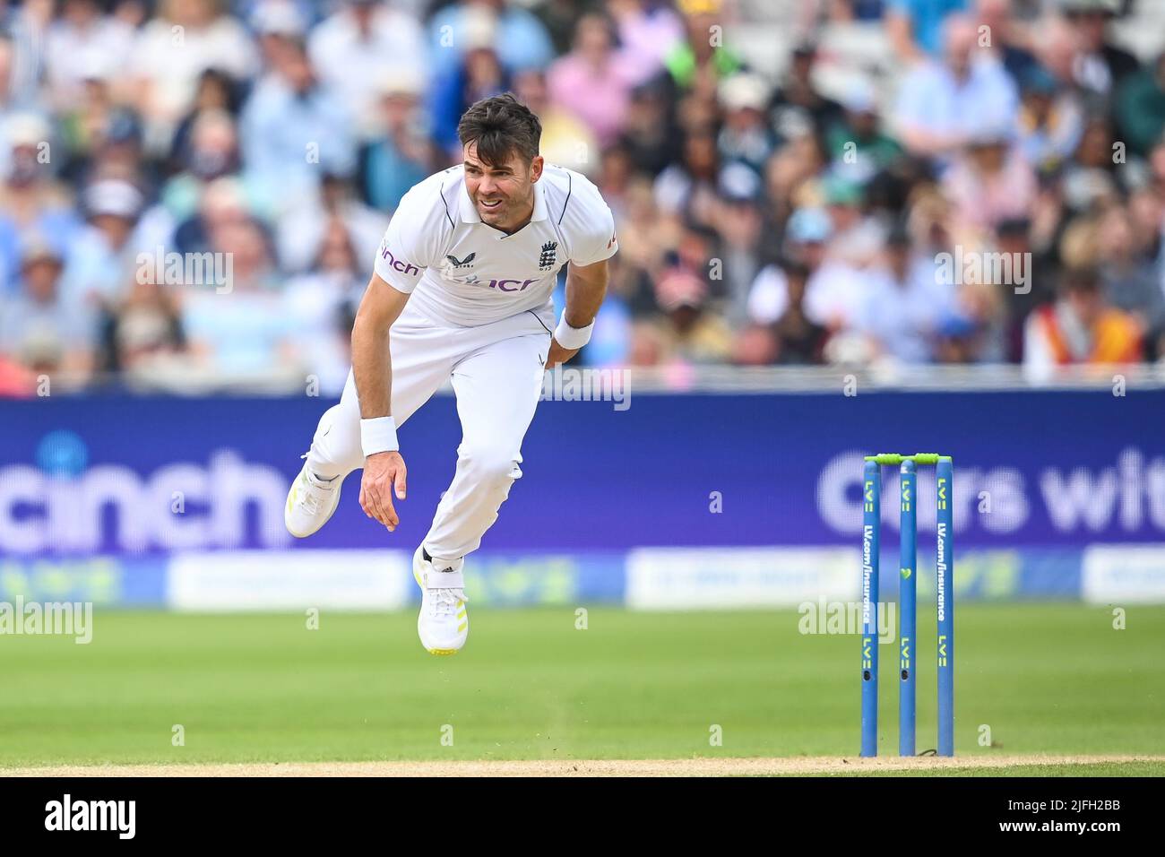 James anderson england hi-res stock photography and images - Alamy