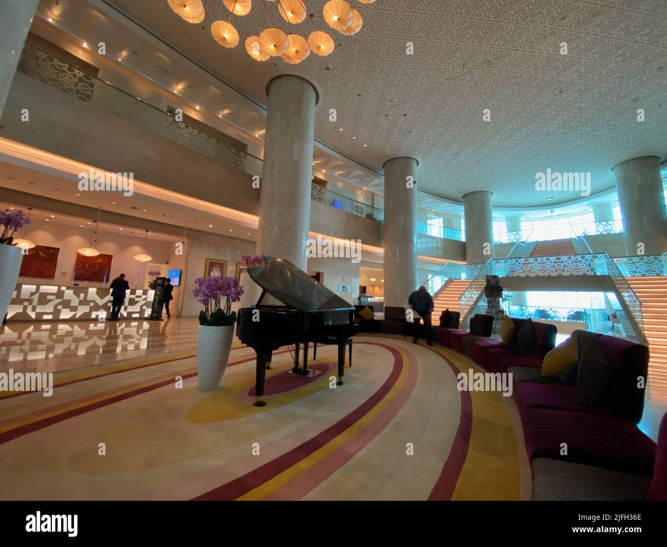 Doha hilton hotel hi-res stock photography and images - Alamy