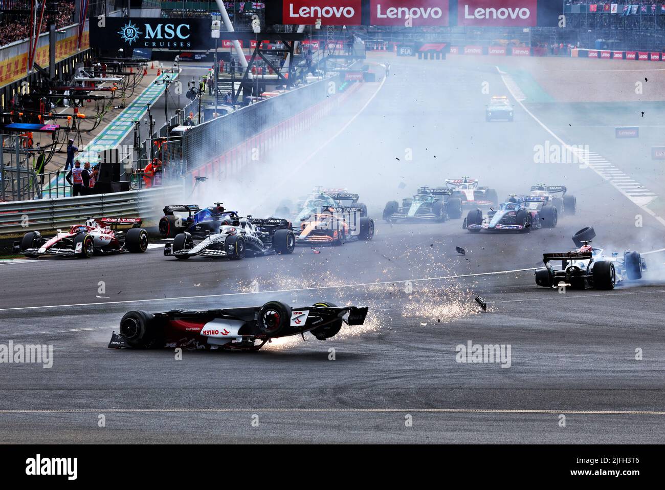 Silverstone f1 2022 crash hi-res stock photography and images - Alamy